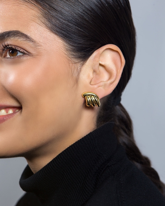 Brinco Stud encaixe no lóbulo gomos polidos ouro 18k Coliseu