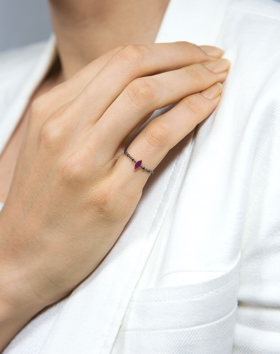 Anel Ouro ródio negro 18k Coliseu aro com Rubi e Safiras black