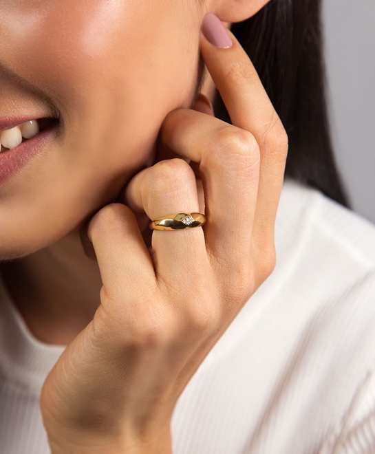 Anel facetado polido com Diamantes aro polido ouro 18k Coliseu